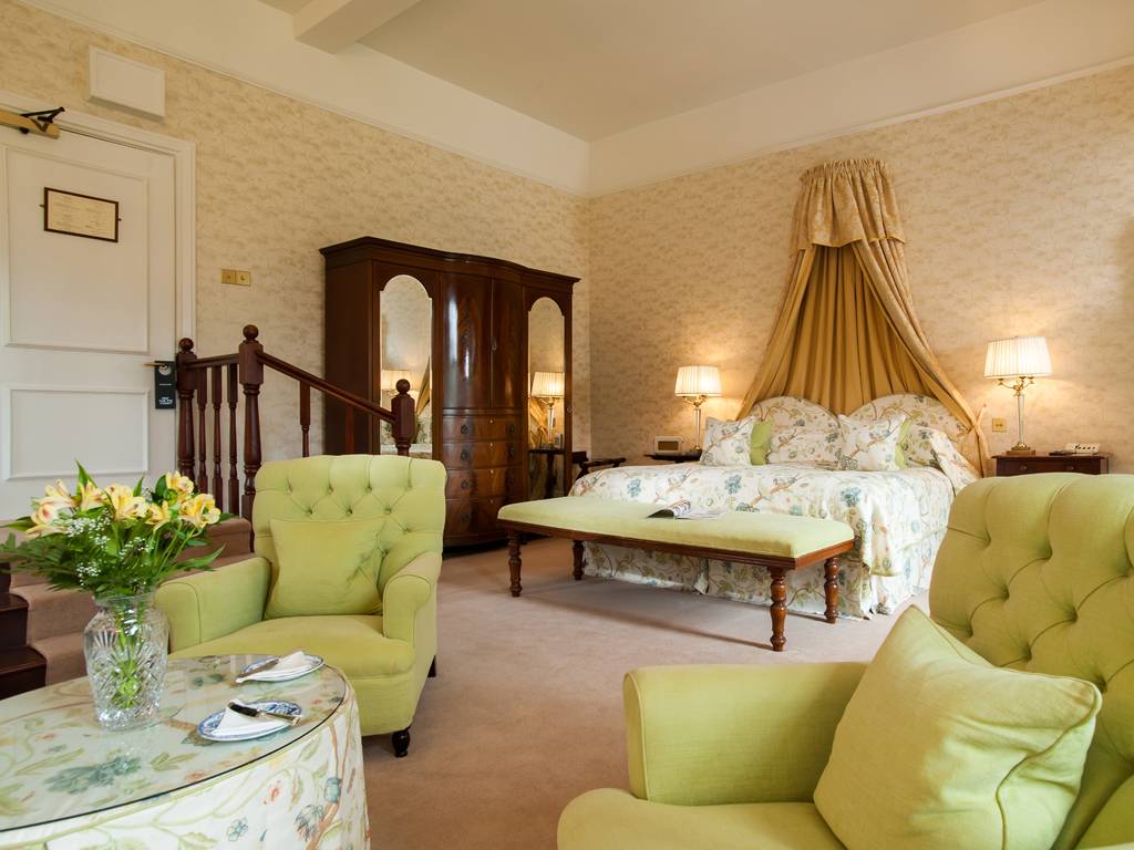 Llangoed Hall Hotel in Mid Wales and Brecon : Luxury Hotel Breaks in the UK