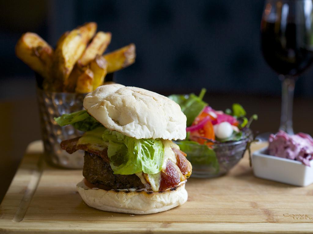 The Bell Inn, Bramshaw in , Hampshire & The New Forest : Lakeland ...